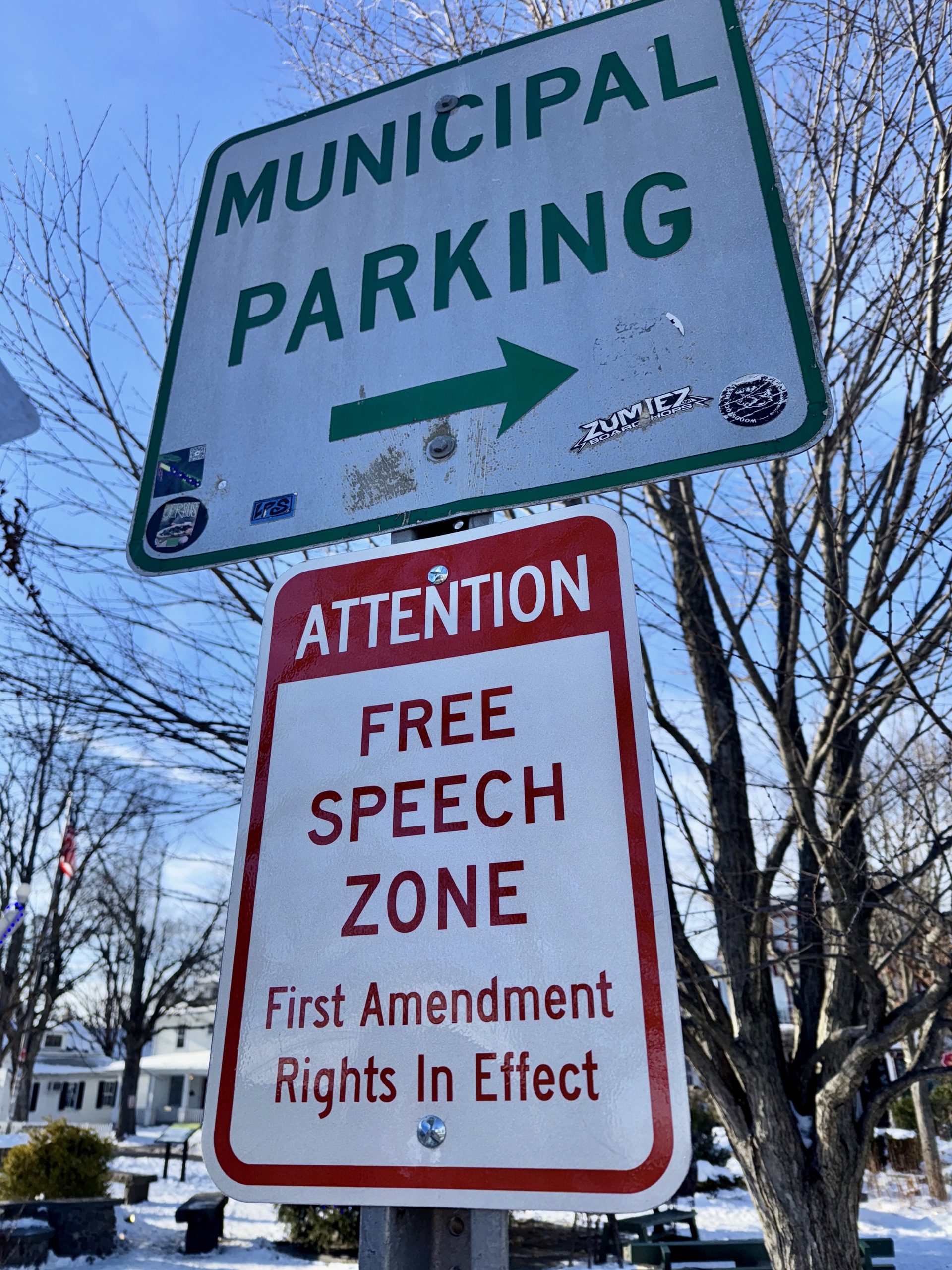 Now Gone, ‘Free Speech’ Signs Raise Questions, Whip Up Mystery – The ...